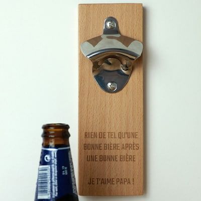 Décapsuleur mural à personnaliser | Cadeaux.com