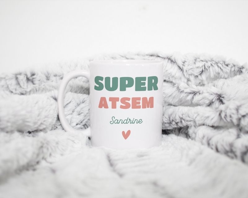 Tasse personnalisée Super ATSEM avec prénom ou message | Cadeaux.com
